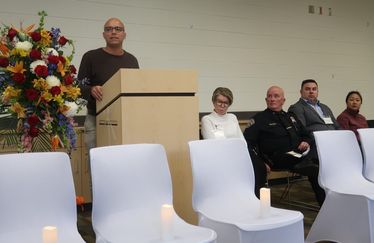 Public officials remember the pedestrians killed on the road ...